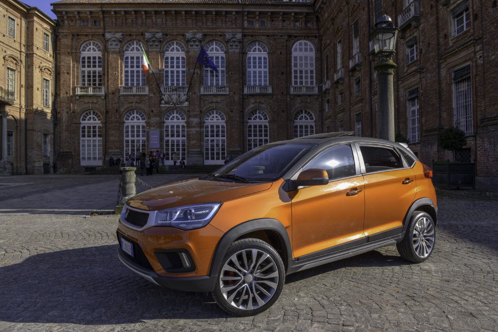 DR 3: SUV coupé in scala ridotta - il Dossier