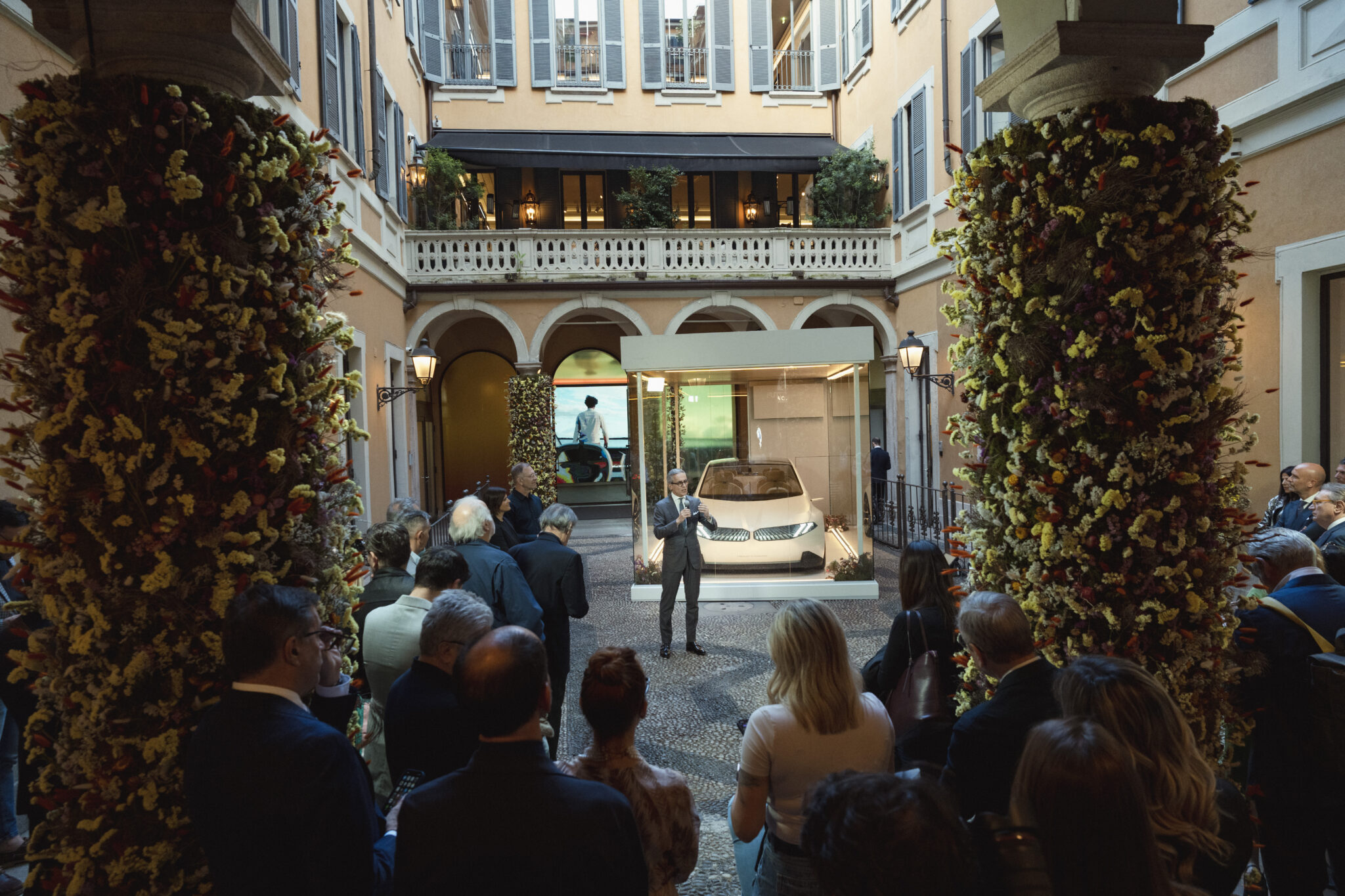 BMW ILLUMINA LA MILANO DESIGN WEEK 2024 CON LA VISIONE DEL FUTURO - il ...