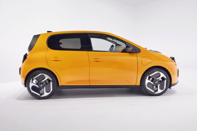 Renault Twingo 2025 elettrica: dimensioni, batteria, prezzi - il Dossier